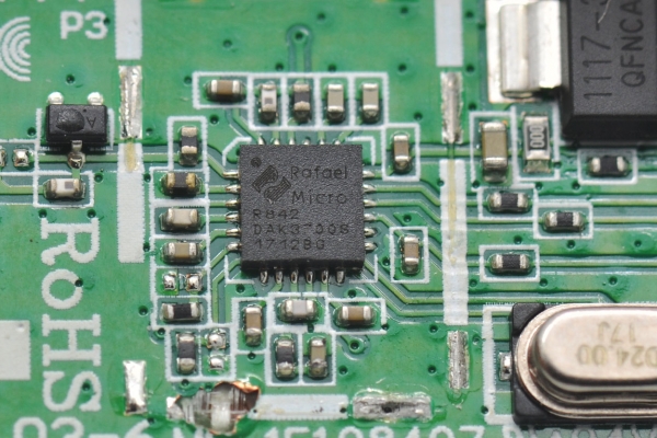 拆解个USB3.0的DVB-T Rafael Micro R842数字电视棒NTSC/PAL/SECAM and DVB-T/T2/C ...
