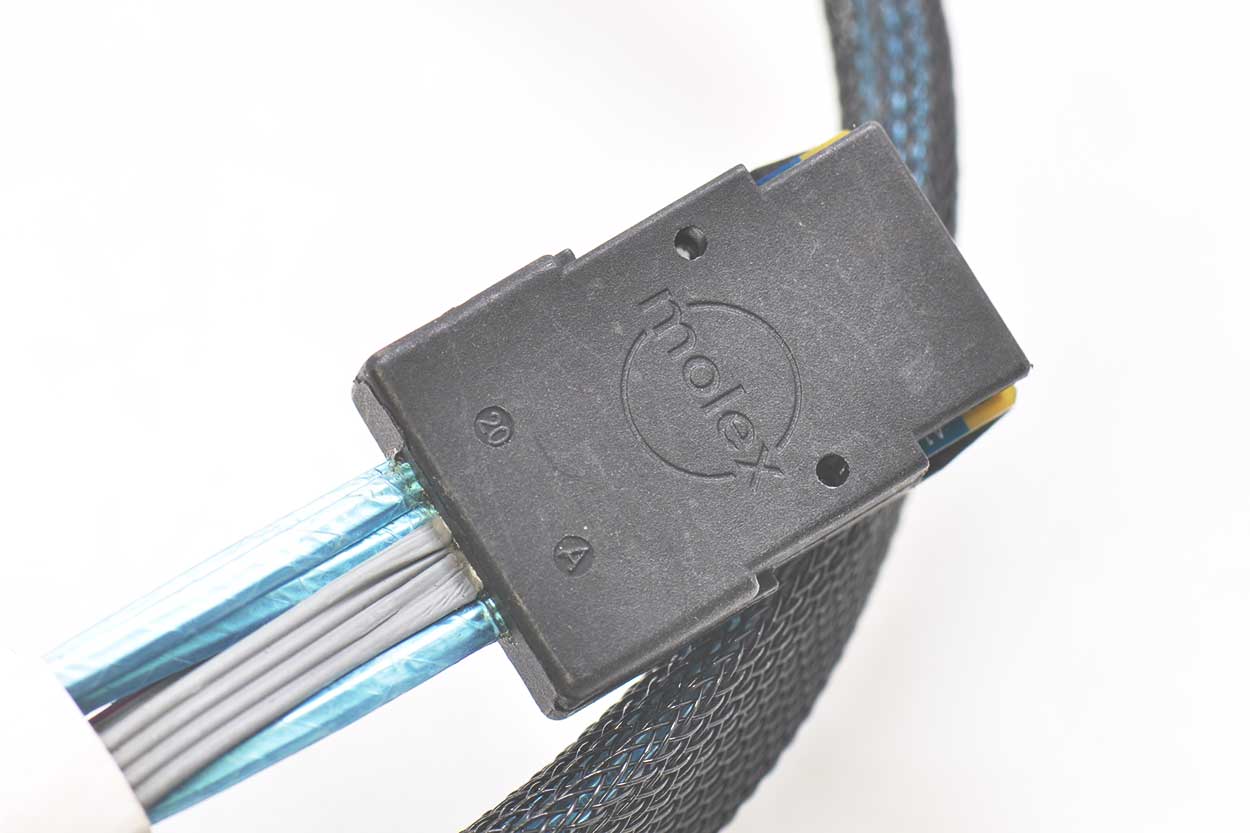 售完存档：85厘米长Molex莫仕原装MINI SAS线SFF 8087对变头直角8643 HD SAS服务器存储阵列卡背板数据线 12G对 ...