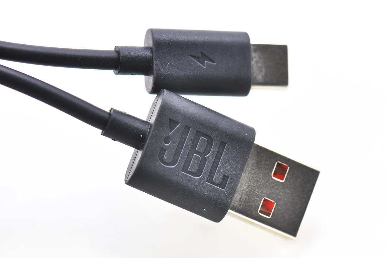 新到货33厘米黑色原装正品JBL TYPE-C USB-C充电线适用charge4 pulse4 flip5 Clip4等新款JBL音箱-青州小熊