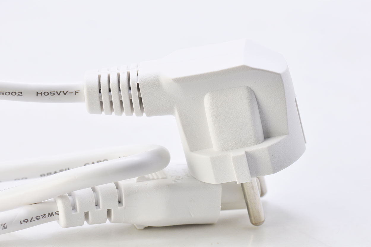 新到货50厘米白色Linoya领亚欧规德规韩标二园插梅花尾XYP-02L笔记本电脑电源电源线-青州小熊