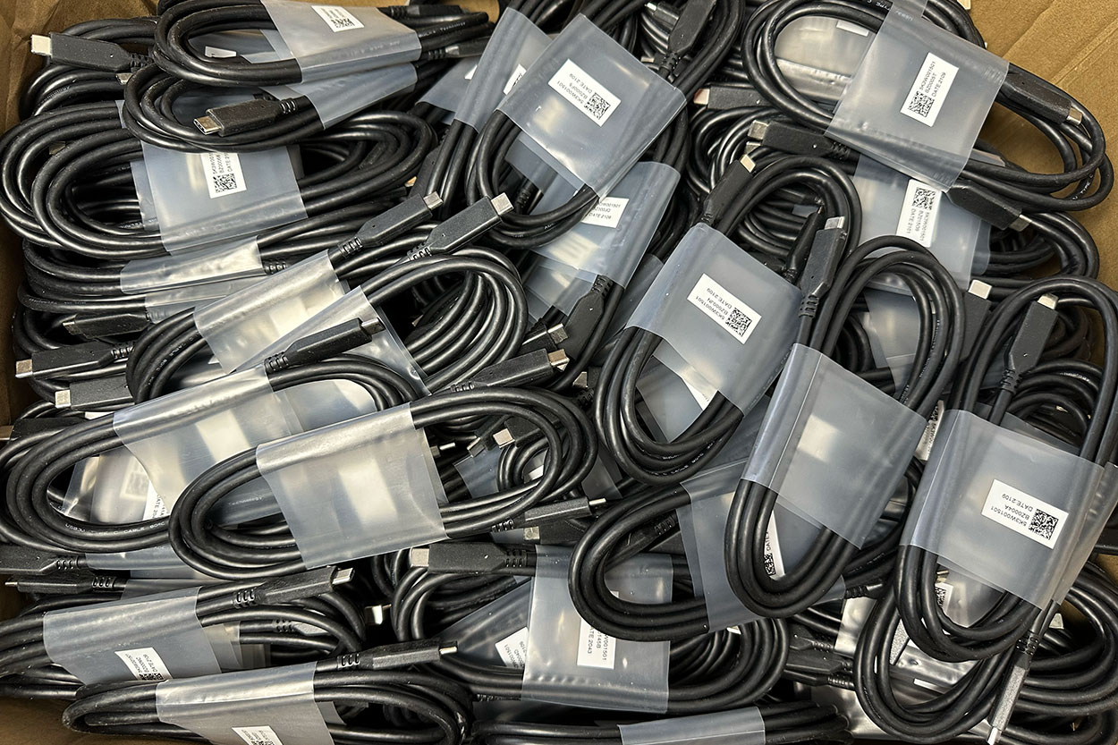 Bizlink 1.8米长 Thunderbolt™3 雷电3 雷雳3 20G被动式雷电线USB-C 4K60Hz显示器线 双头Type-C ...