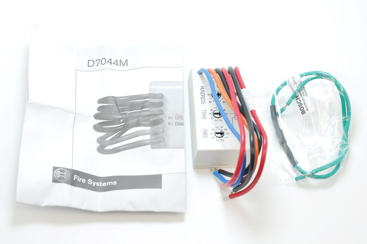 全新原装博世BOSCH D7044M MULTIPLEX MINI SINGLE INPUT MODULE (RISCN1) 单输入模块-青州小熊