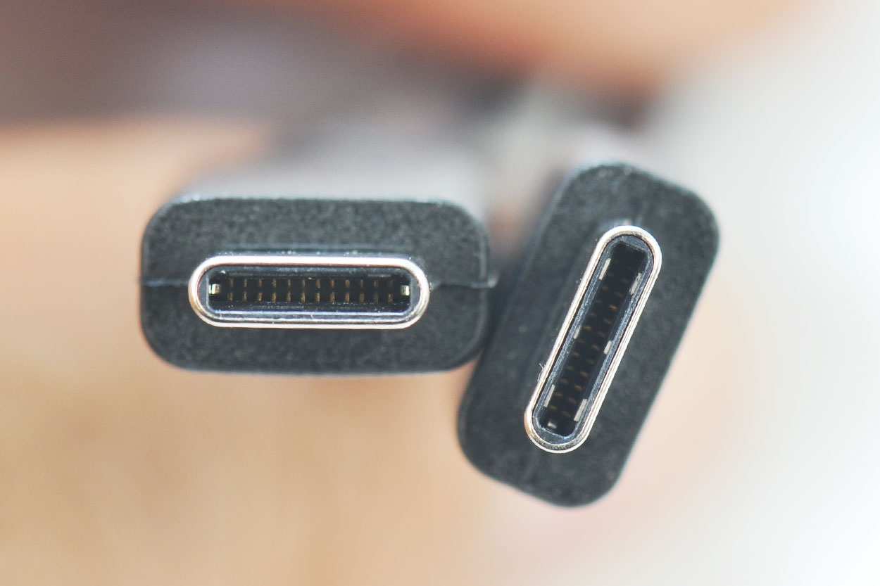 新到货一米长Gigabyte 显示器 USB Type-C Cable USB 3.2 Gen2 20G 20V5A 100W 半速雷电3 4 ...