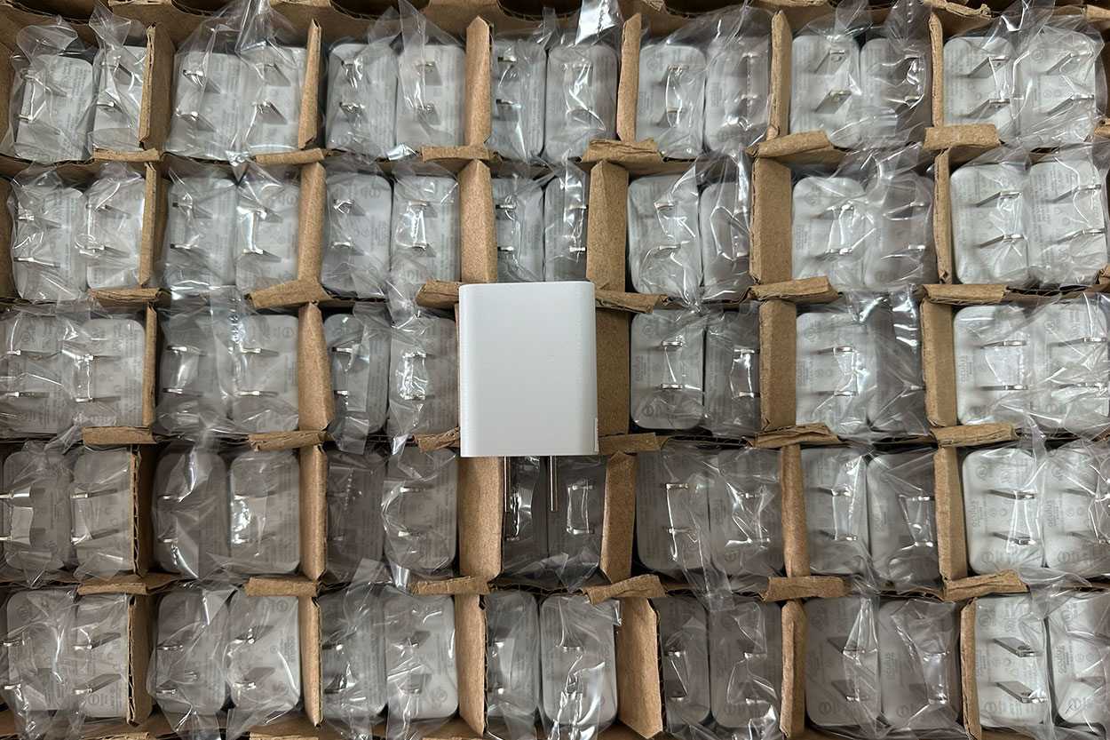 售完存档：全新原装美标二扁插Oculus Quest 1 2 VR眼镜5V 2A 10W USB-C口 充电器充电头AN10A-050P-青州小熊