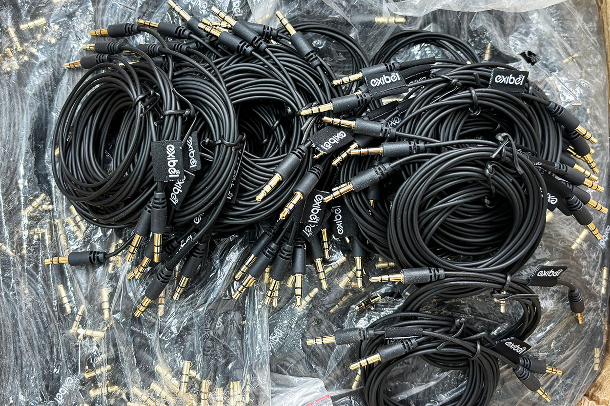 瑞典EXIBEL 1.2米长3.5mm 镀金接口发烧HiFi音频耳机3.5音频线 AUX车载连接线 无损抗拉防缠绕-青州小熊