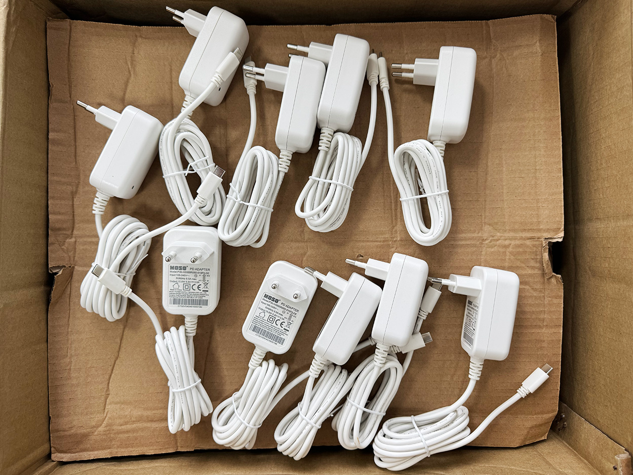新到货欧规二园插Freebox Répéteur POP WIFI中续器5V3A 15瓦PD协议电源MOSO-P30-H3000R050 ...