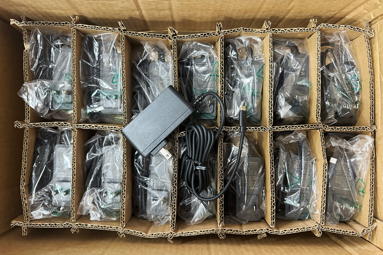 新到货100-120V国内用不了注意 美规日规NetBit PD Power Adapter 5V-3A 15W 9V-2.7A 24.3W ...